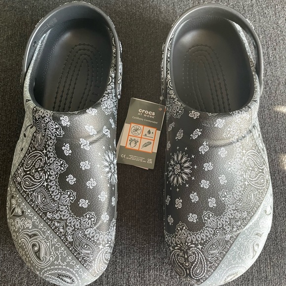 CROCS | Shoes | Crocs At Work Bandana Slip Resistant Classic Clogs ...